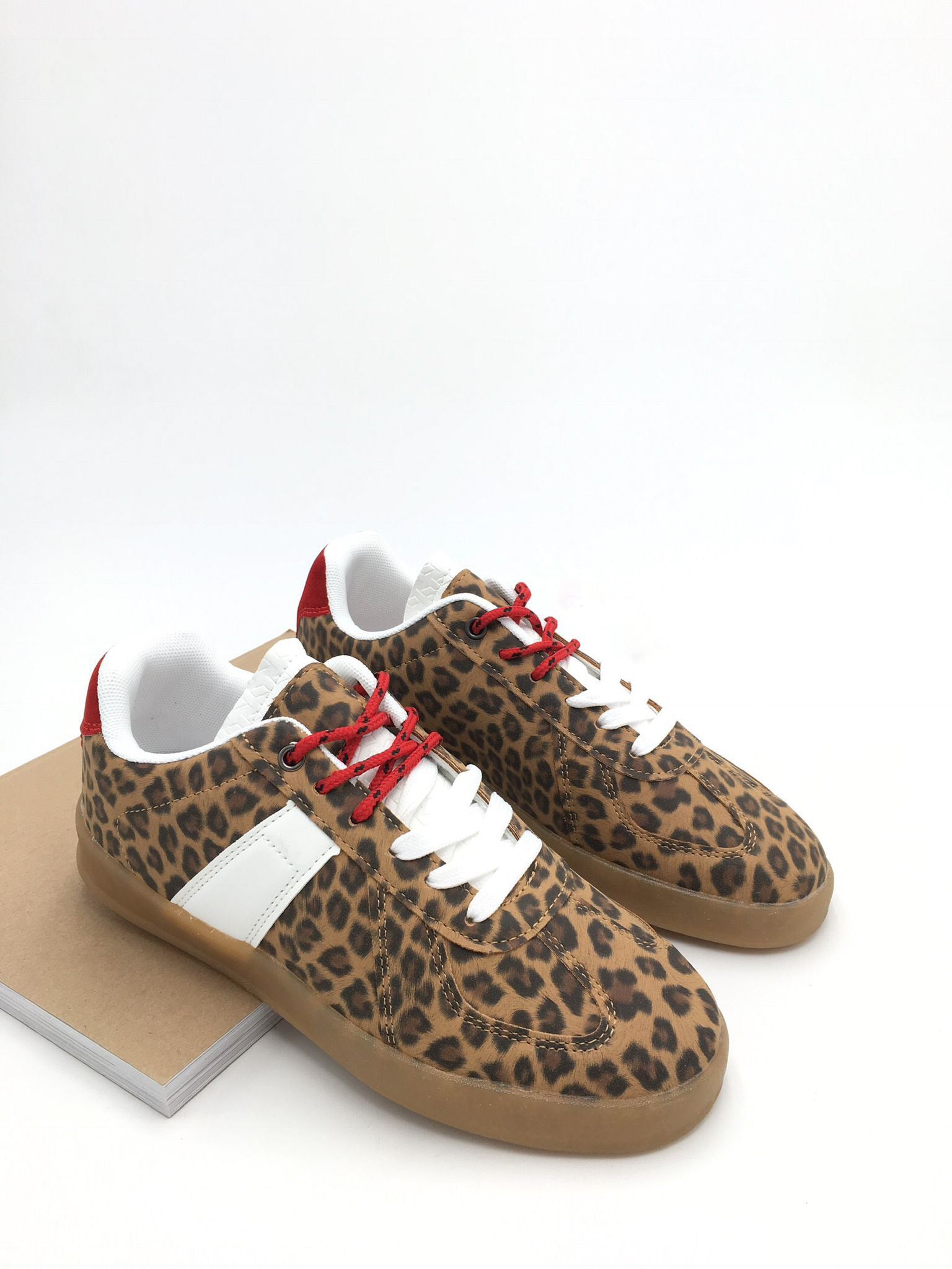 Monogram Leo Sneaker – CS Shoes B.V.